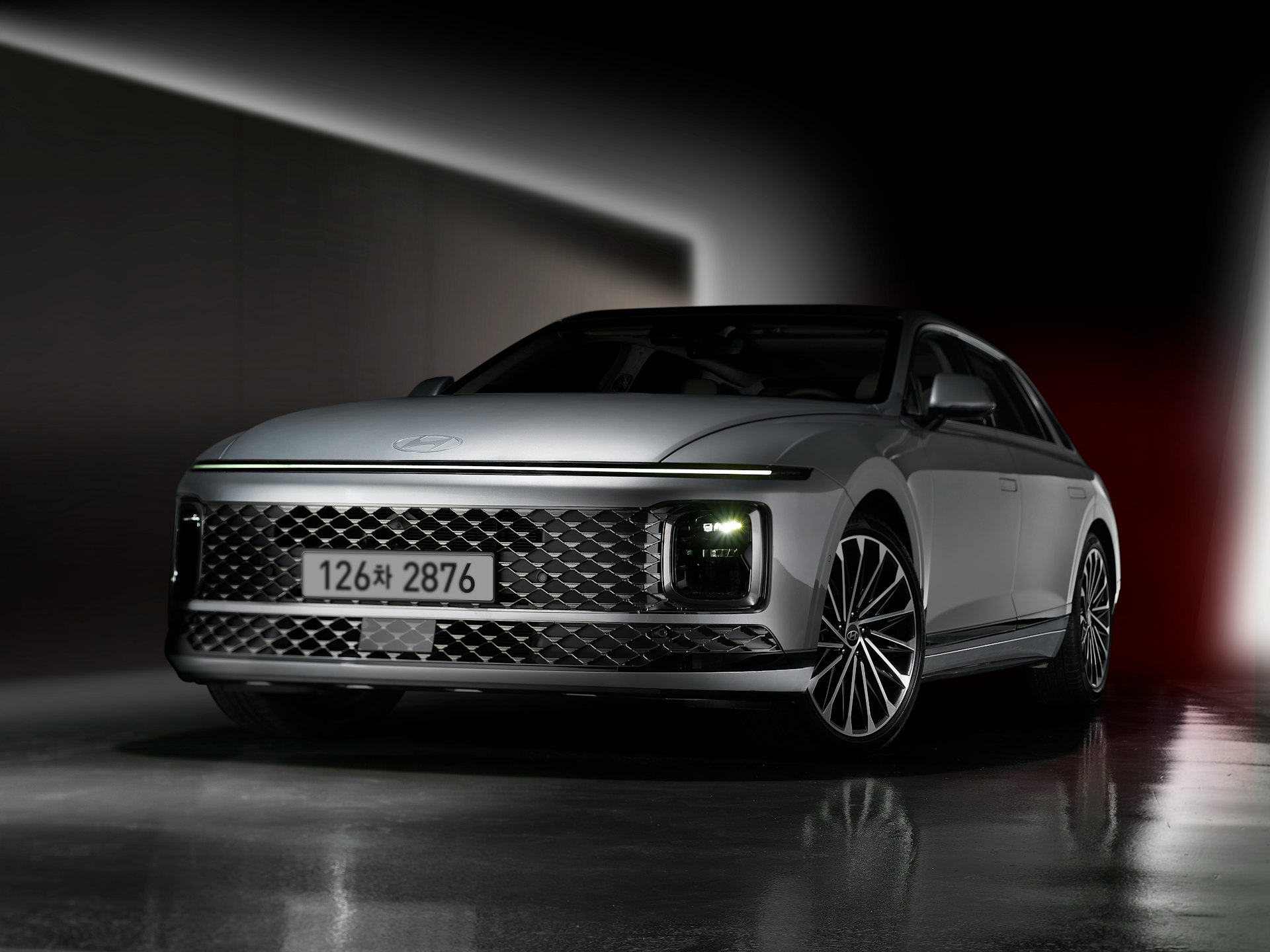 Hyundai Genisis Parts in Sharjah, Dubai, UAE